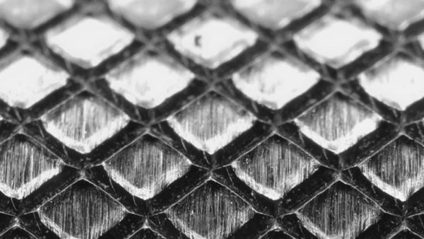 The 3 Types of Barbell Knurling and What It Means for Your Grip