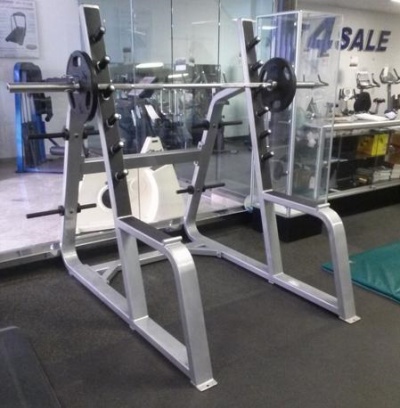 Squat Rack / Half Rack vs Full Power Rack: Which to Choose (2022)